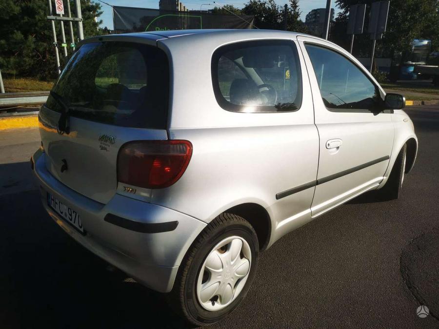 Grey Toyota Yaris 2003 in Vilnius, with an engine capacity of 1.30 L and mileage of 220 thousand km for 1880 €, photo 15 on AUTOMOTO.COM.LV