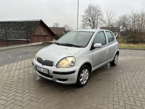 Grey Toyota Yaris 2004 in Ukmerge, with an engine capacity of 1.40 L and mileage of 284 thousand km for 800 €, photo  on AUTOMOTO.COM.LV