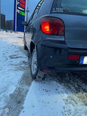 Pelēks Toyota Yaris 2004 Viļņa, ar dzinēja tilpumu 1.36 L un nobraukumu 148 tūkst. km par 850 €, foto 7 vietnē AUTOMOTO.COM.LV