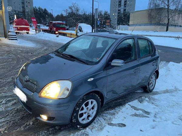 Pelēks Toyota Yaris 2004 Viļņa, ar dzinēja tilpumu 1.36 L un nobraukumu 148 tūkst. km par 850 €, foto 8 vietnē AUTOMOTO.COM.LV