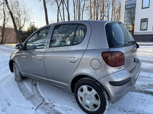 Grey Toyota Yaris 2004 in Kaunas, with an engine capacity of 1.40 L and mileage of 300 thousand km for 1400 €, photo 6 on AUTOMOTO.COM.LV