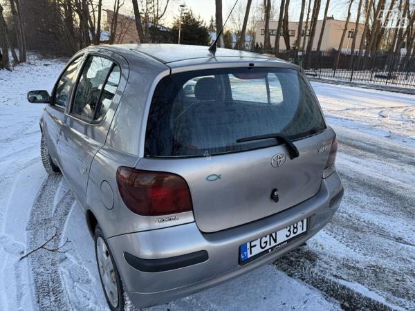 Grey Toyota Yaris 2004 in Kaunas, with an engine capacity of 1.40 L and mileage of 300 thousand km for 1400 €, photo 7 on AUTOMOTO.COM.LV