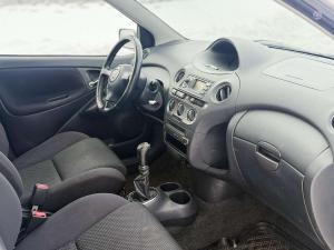 Pelēks Toyota Yaris 2004 Viļņa, ar dzinēja tilpumu 1.50 L un nobraukumu 154 tūkst. km par 2200 €, foto 11 vietnē AUTOMOTO.COM.LV