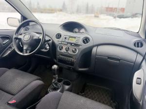 Pelēks Toyota Yaris 2004 Viļņa, ar dzinēja tilpumu 1.50 L un nobraukumu 154 tūkst. km par 2200 €, foto 12 vietnē AUTOMOTO.COM.LV