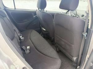 Pelēks Toyota Yaris 2004 Viļņa, ar dzinēja tilpumu 1.50 L un nobraukumu 154 tūkst. km par 2200 €, foto 13 vietnē AUTOMOTO.COM.LV
