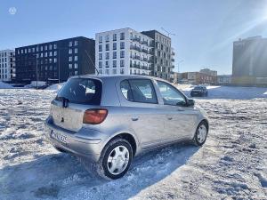 Pelēks Toyota Yaris 2004 Viļņa, ar dzinēja tilpumu 1.30 L un nobraukumu 186 tūkst. km par 2500 €, foto 6 vietnē AUTOMOTO.COM.LV