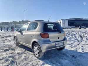 Pelēks Toyota Yaris 2004 Viļņa, ar dzinēja tilpumu 1.30 L un nobraukumu 186 tūkst. km par 2500 €, foto 7 vietnē AUTOMOTO.COM.LV