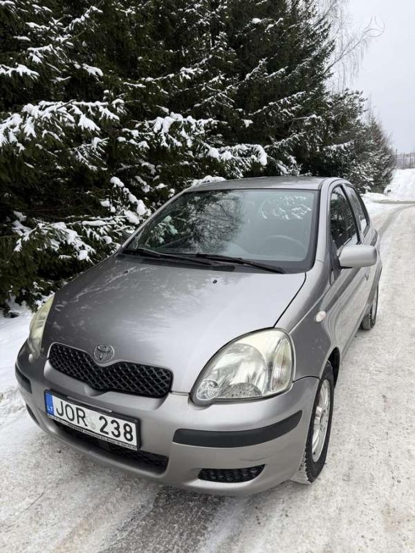 Grey Toyota Yaris 2004 in Vilnius, with an engine capacity of 1.36 L and mileage of 282 thousand km for 1700 €, photo 2 on AUTOMOTO.COM.LV