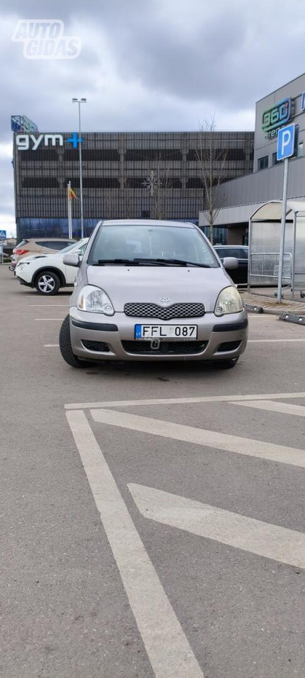 Grey Toyota Yaris 2004 in Vilnius, with an engine capacity of 1.40 L and mileage of 277 thousand km for 1100 €, photo 1 on AUTOMOTO.COM.LV