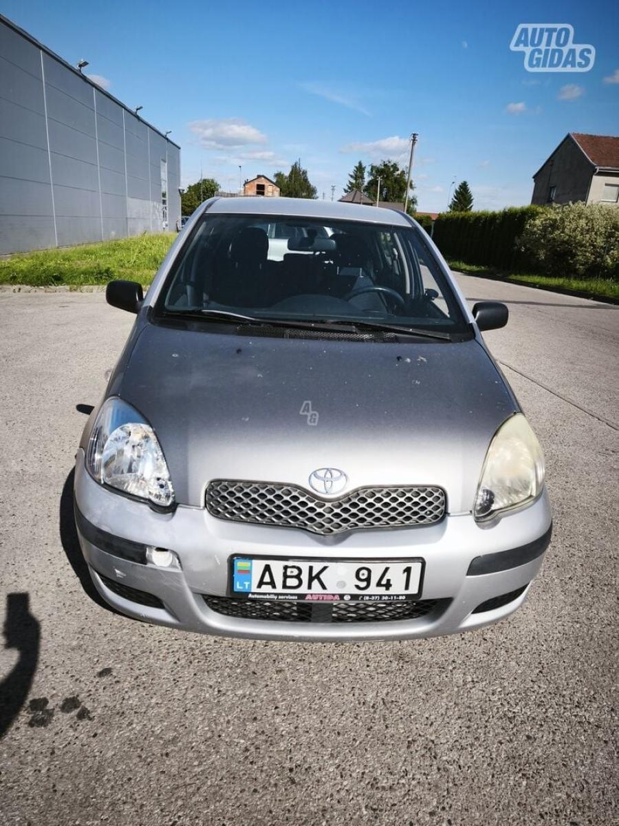 Pelēks Toyota Yaris 2004 Kauņa, ar dzinēja tilpumu 1.40 L un nobraukumu 212 tūkst. km par 399 €, foto 3 vietnē AUTOMOTO.COM.LV