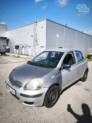 Pelēks Toyota Yaris 2004 Kauņa, ar dzinēja tilpumu 1.40 L un nobraukumu 212 tūkst. km par 399 €, foto 4 vietnē AUTOMOTO.COM.LV