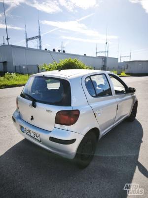 Pelēks Toyota Yaris 2004 Kauņa, ar dzinēja tilpumu 1.40 L un nobraukumu 212 tūkst. km par 399 €, foto 5 vietnē AUTOMOTO.COM.LV