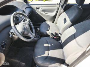 Pelēks Toyota Yaris 2004 Kauņa, ar dzinēja tilpumu 1.40 L un nobraukumu 212 tūkst. km par 399 €, foto 8 vietnē AUTOMOTO.COM.LV