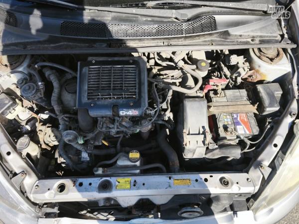 Pelēks Toyota Yaris 2004 Kauņa, ar dzinēja tilpumu 1.40 L un nobraukumu 212 tūkst. km par 399 €, foto 10 vietnē AUTOMOTO.COM.LV