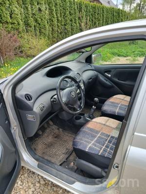 Grey Toyota Yaris 2004 in Riga, with an engine capacity of 1.40 L and mileage of 280 thousand km for 950 €, photo 4 on AUTOMOTO.COM.LV