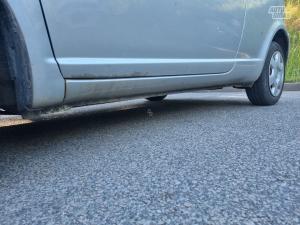Pelēks Toyota Yaris 2004 Viļņa, ar dzinēja tilpumu 1.00 L un nobraukumu 217 tūkst. km par 850 €, foto 10 vietnē AUTOMOTO.COM.LV
