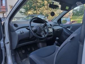 Pelēks Toyota Yaris 2004 Viļņa, ar dzinēja tilpumu 1.00 L un nobraukumu 217 tūkst. km par 850 €, foto 17 vietnē AUTOMOTO.COM.LV