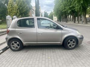 Grey Toyota Yaris 2004 in Vilnius, with an engine capacity of 1.00 L and mileage of 299 thousand km for 1000 €, photo 3 on AUTOMOTO.COM.LV