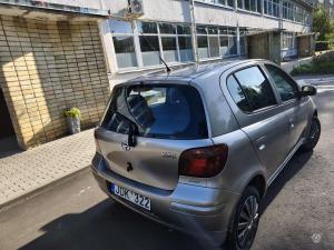 Grey Toyota Yaris 2004 in Vilnius, with an engine capacity of 1.36 L and mileage of 294 thousand km for 1150 €, photo 8 on AUTOMOTO.COM.LV