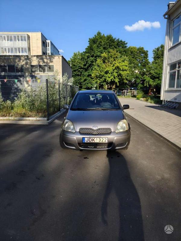 Grey Toyota Yaris 2004 in Vilnius, with an engine capacity of 1.36 L and mileage of 294 thousand km for 1150 €, photo 10 on AUTOMOTO.COM.LV