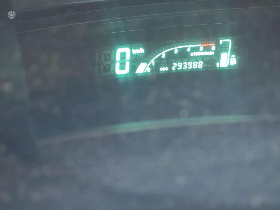 Grey Toyota Yaris 2004 in Vilnius, with an engine capacity of 1.36 L and mileage of 294 thousand km for 1150 €, photo 15 on AUTOMOTO.COM.LV