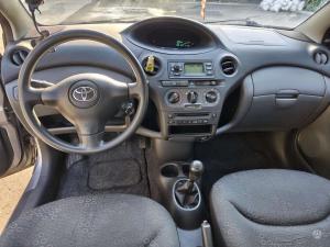 Grey Toyota Yaris 2004 in Vilnius, with an engine capacity of 1.36 L and mileage of 294 thousand km for 1150 €, photo 18 on AUTOMOTO.COM.LV