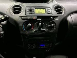 Pelēks Toyota Yaris 2004 Viļņa, ar dzinēja tilpumu 1.30 L un nobraukumu 230 tūkst. km par 999 €, foto 9 vietnē AUTOMOTO.COM.LV
