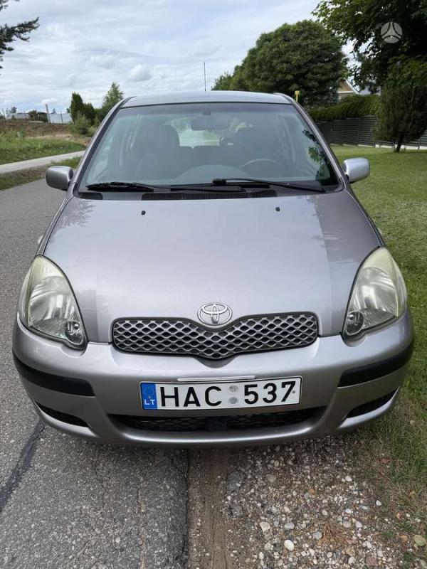 Grey Toyota Yaris 2004 in Vilnius, with an engine capacity of 1.36 L and mileage of 250 thousand km for 1450 €, photo 7 on AUTOMOTO.COM.LV