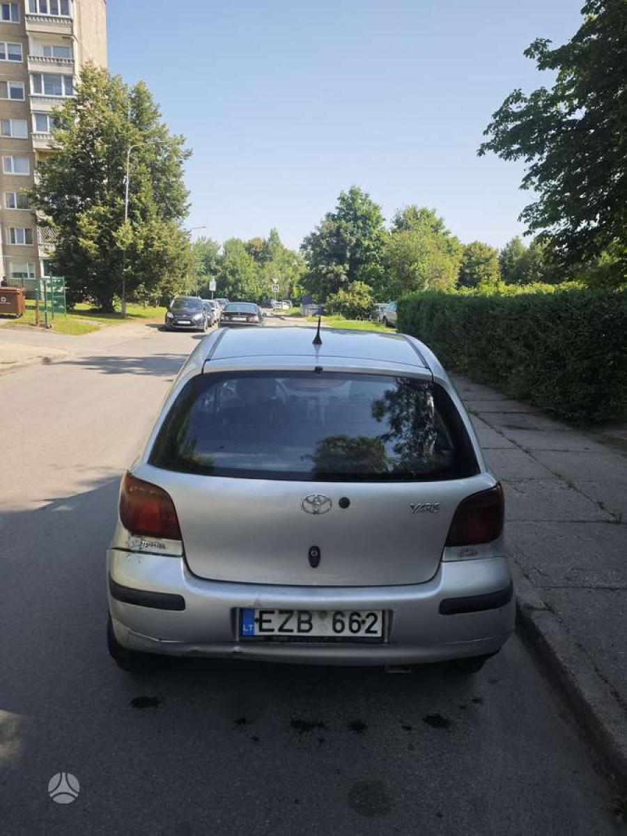 Pelēks Toyota Yaris 2004 Kauņa, ar dzinēja tilpumu 1.36 L un nobraukumu 258 tūkst. km par 700 €, foto 5 vietnē AUTOMOTO.COM.LV