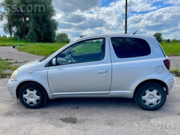Grey Toyota Yaris 2004 in Riga, with an engine capacity of 1.40 L and mileage of 344 thousand km for 1050 €, photo 3 on AUTOMOTO.COM.LV