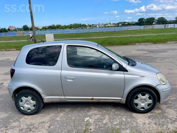 Grey Toyota Yaris 2004 in Riga, with an engine capacity of 1.40 L and mileage of 344 thousand km for 1050 €, photo 4 on AUTOMOTO.COM.LV