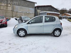 Pelēks Toyota Yaris 2004 Rēzekne, ar dzinēja tilpumu 1.00 L un nobraukumu 0 tūkst. km par 1550 €, foto  vietnē AUTOMOTO.COM.LV