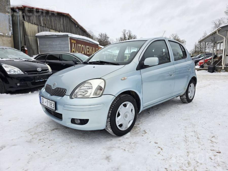 Pelēks Toyota Yaris 2004 Rēzekne, ar dzinēja tilpumu 1.00 L un nobraukumu 0 tūkst. km par 1550 €, foto 4 vietnē AUTOMOTO.COM.LV