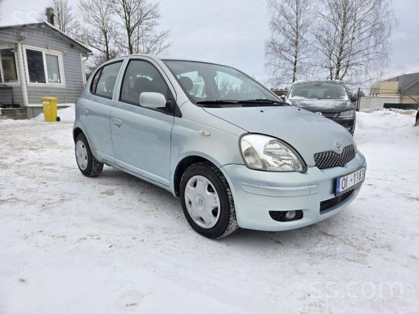 Pelēks Toyota Yaris 2004 Rēzekne, ar dzinēja tilpumu 1.00 L un nobraukumu 0 tūkst. km par 1550 €, foto 5 vietnē AUTOMOTO.COM.LV