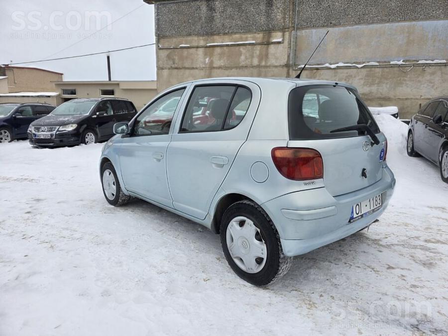 Pelēks Toyota Yaris 2004 Rēzekne, ar dzinēja tilpumu 1.00 L un nobraukumu 0 tūkst. km par 1550 €, foto 6 vietnē AUTOMOTO.COM.LV