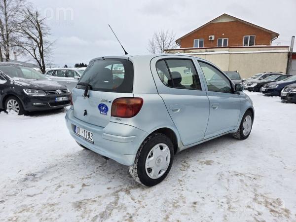 Pelēks Toyota Yaris 2004 Rēzekne, ar dzinēja tilpumu 1.00 L un nobraukumu 0 tūkst. km par 1550 €, foto 7 vietnē AUTOMOTO.COM.LV