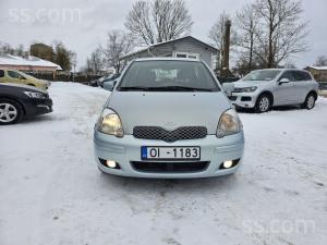 Pelēks Toyota Yaris 2004 Rēzekne, ar dzinēja tilpumu 1.00 L un nobraukumu 0 tūkst. km par 1550 €, foto 8 vietnē AUTOMOTO.COM.LV