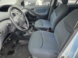 Pelēks Toyota Yaris 2004 Rēzekne, ar dzinēja tilpumu 1.00 L un nobraukumu 0 tūkst. km par 1550 €, foto 11 vietnē AUTOMOTO.COM.LV