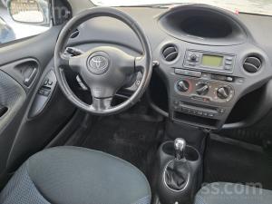 Pelēks Toyota Yaris 2004 Rēzekne, ar dzinēja tilpumu 1.00 L un nobraukumu 0 tūkst. km par 1550 €, foto 12 vietnē AUTOMOTO.COM.LV