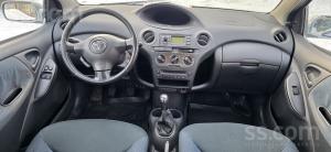Pelēks Toyota Yaris 2004 Rēzekne, ar dzinēja tilpumu 1.00 L un nobraukumu 0 tūkst. km par 1550 €, foto 13 vietnē AUTOMOTO.COM.LV
