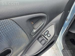 Pelēks Toyota Yaris 2004 Rēzekne, ar dzinēja tilpumu 1.00 L un nobraukumu 0 tūkst. km par 1550 €, foto 17 vietnē AUTOMOTO.COM.LV