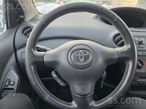 Pelēks Toyota Yaris 2004 Rēzekne, ar dzinēja tilpumu 1.00 L un nobraukumu 0 tūkst. km par 1550 €, foto 18 vietnē AUTOMOTO.COM.LV