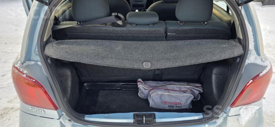 Pelēks Toyota Yaris 2004 Rēzekne, ar dzinēja tilpumu 1.00 L un nobraukumu 0 tūkst. km par 1550 €, foto 20 vietnē AUTOMOTO.COM.LV