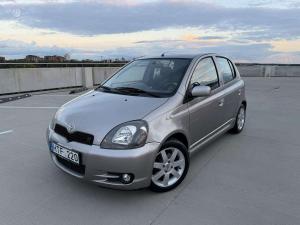 Grey Toyota Yaris 2004 in Vilnius, with an engine capacity of 1.50 L and mileage of 200 thousand km for 1700 €, photo 4 on AUTOMOTO.COM.LV