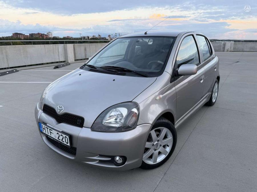 Grey Toyota Yaris 2004 in Vilnius, with an engine capacity of 1.50 L and mileage of 200 thousand km for 1700 €, photo 5 on AUTOMOTO.COM.LV