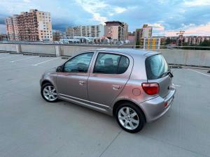 Grey Toyota Yaris 2004 in Vilnius, with an engine capacity of 1.50 L and mileage of 200 thousand km for 1700 €, photo 11 on AUTOMOTO.COM.LV