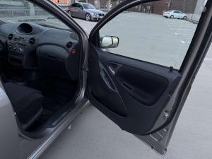 Grey Toyota Yaris 2004 in Vilnius, with an engine capacity of 1.50 L and mileage of 200 thousand km for 1700 €, photo 19 on AUTOMOTO.COM.LV