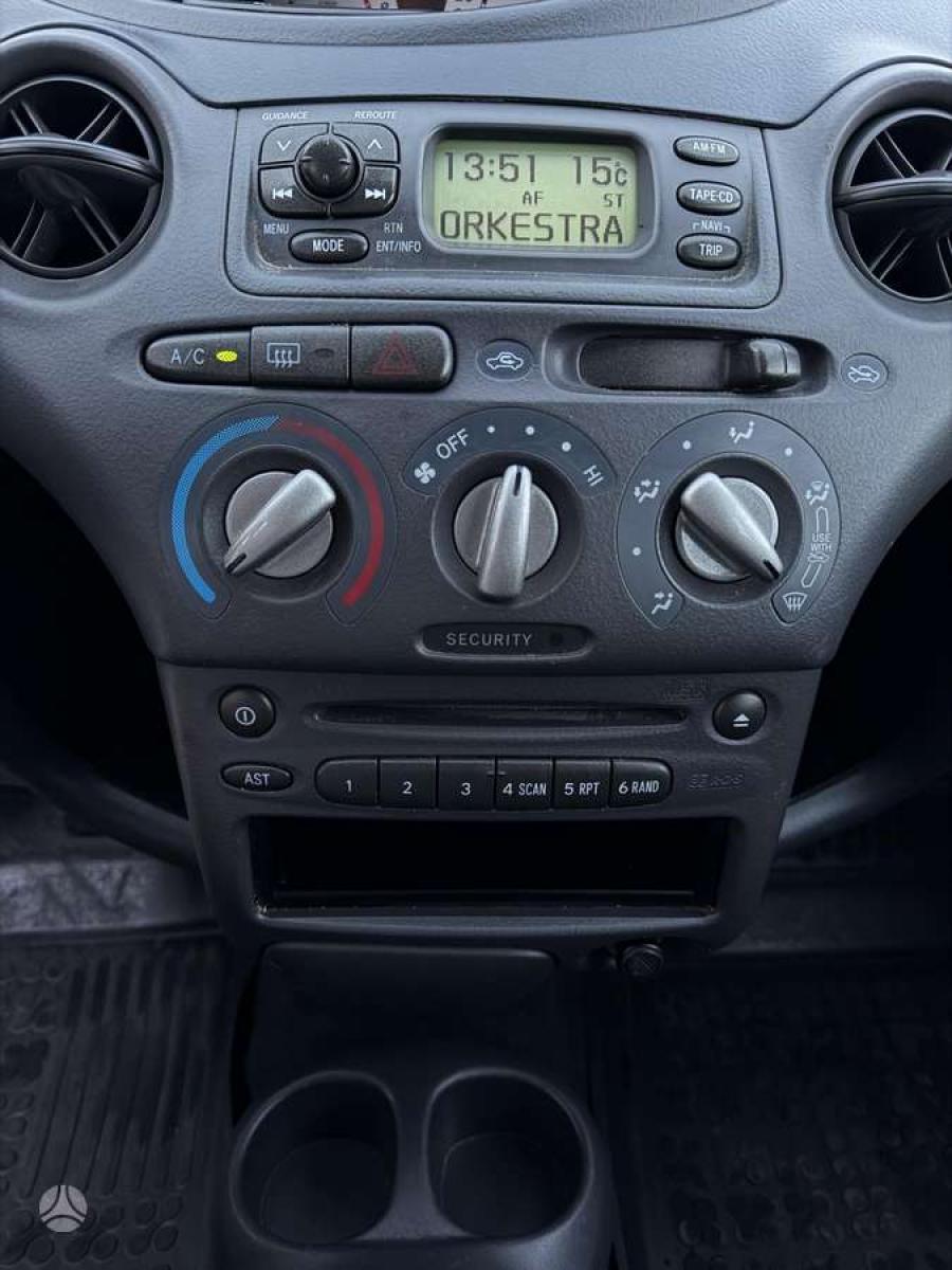 Grey Toyota Yaris 2004 in Vilnius, with an engine capacity of 1.50 L and mileage of 200 thousand km for 1700 €, photo 22 on AUTOMOTO.COM.LV