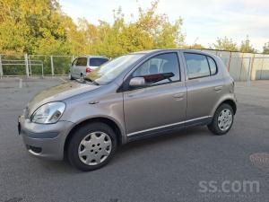 Pelēks Toyota Yaris 2004 Daugavpils, ar dzinēja tilpumu 1.40 L un nobraukumu 290 tūkst. km par 1200 €, foto 3 vietnē AUTOMOTO.COM.LV