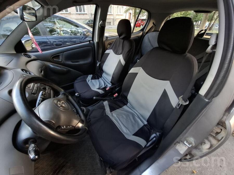 Pelēks Toyota Yaris 2004 Daugavpils, ar dzinēja tilpumu 1.40 L un nobraukumu 290 tūkst. km par 1200 €, foto 7 vietnē AUTOMOTO.COM.LV